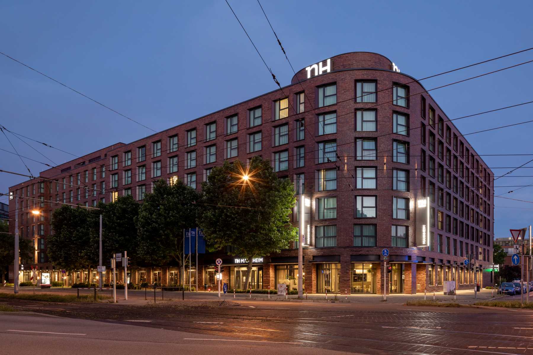 K1600_20200624_129_Prasch Buken Partner Architekten ©DUCKEK NH Hotels ...